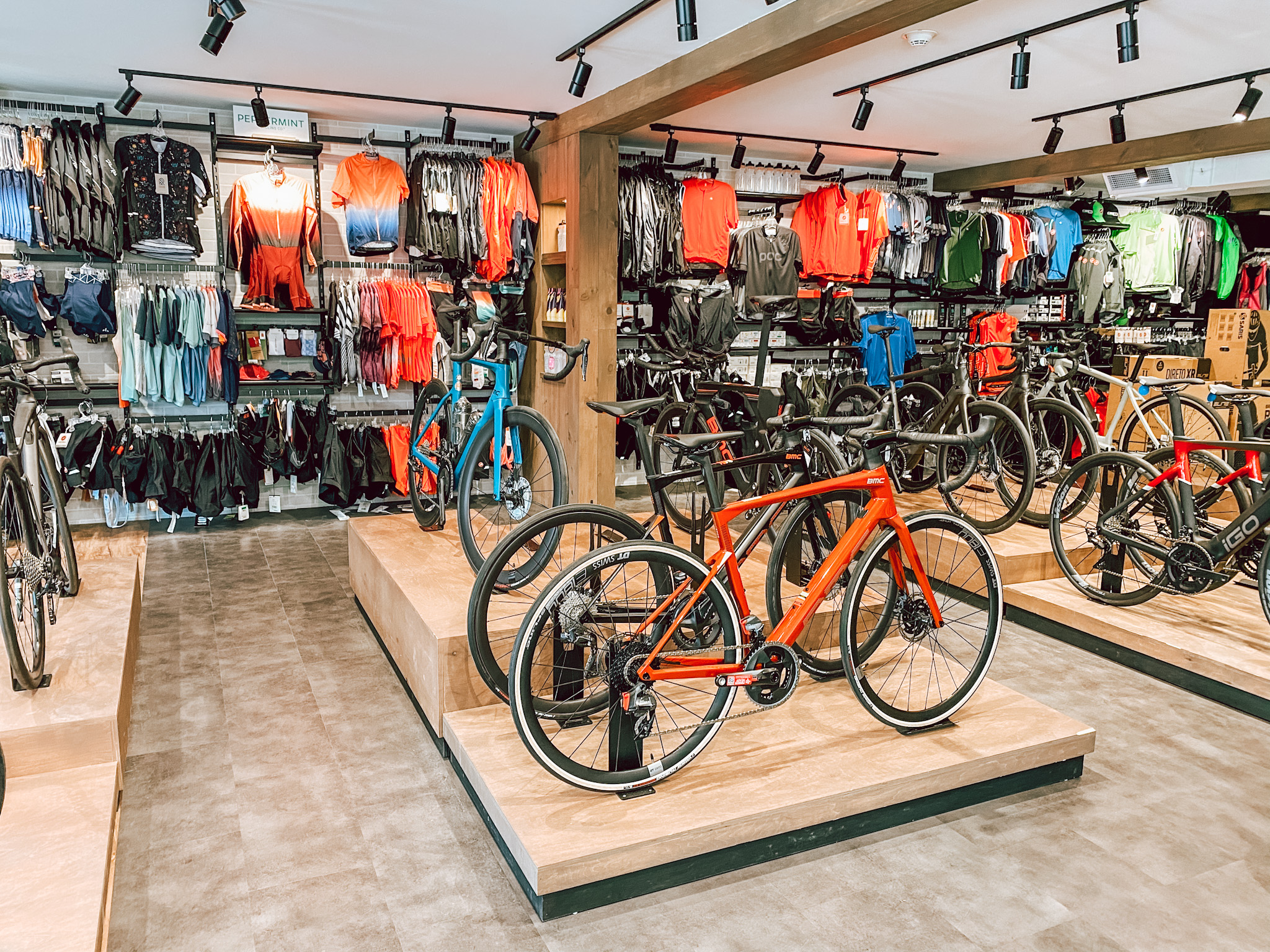 À la découverte de la Promenade Masson dans Rosemont 🛍 - Off to Montréal